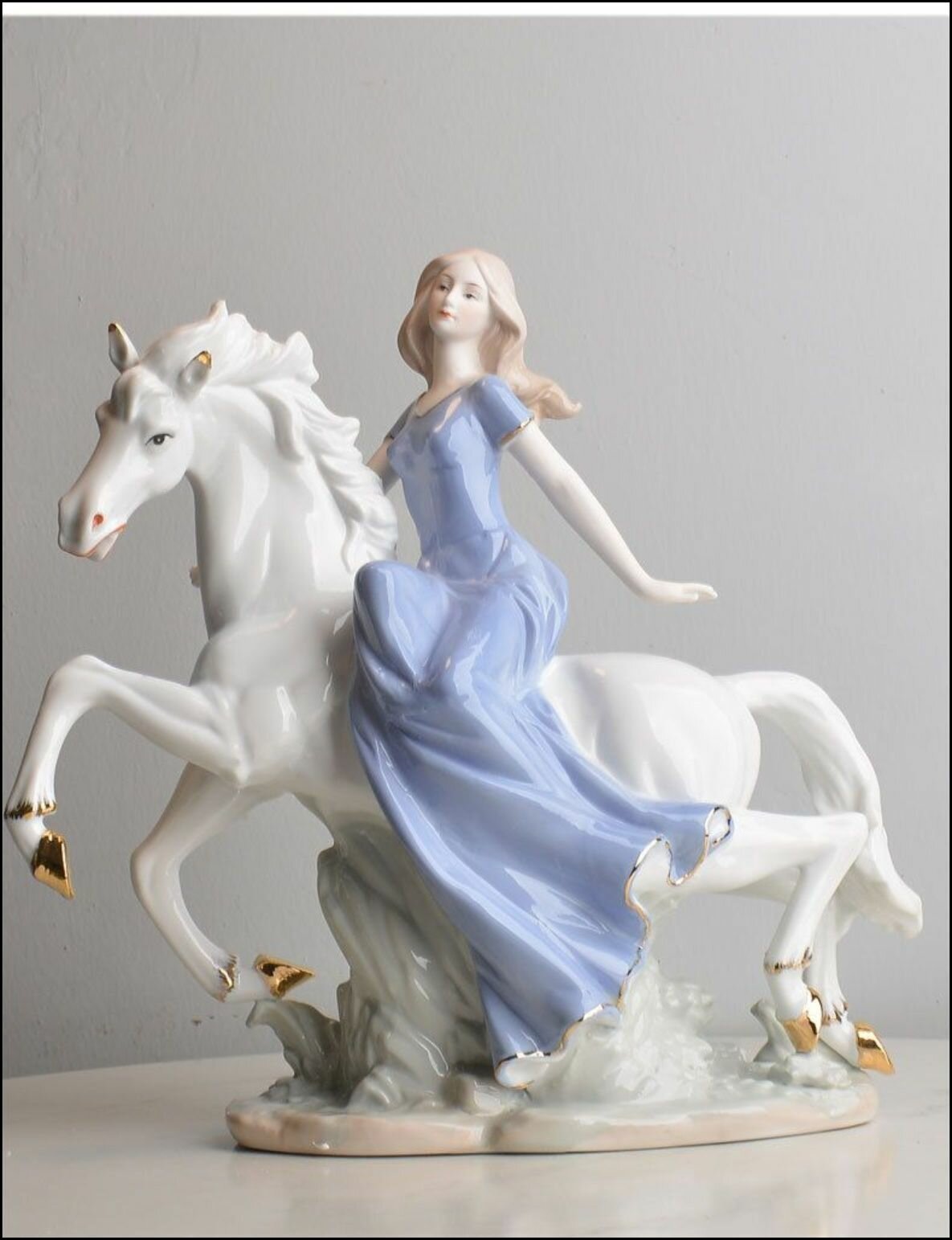 Эксклюзивная амазонка на скакуне