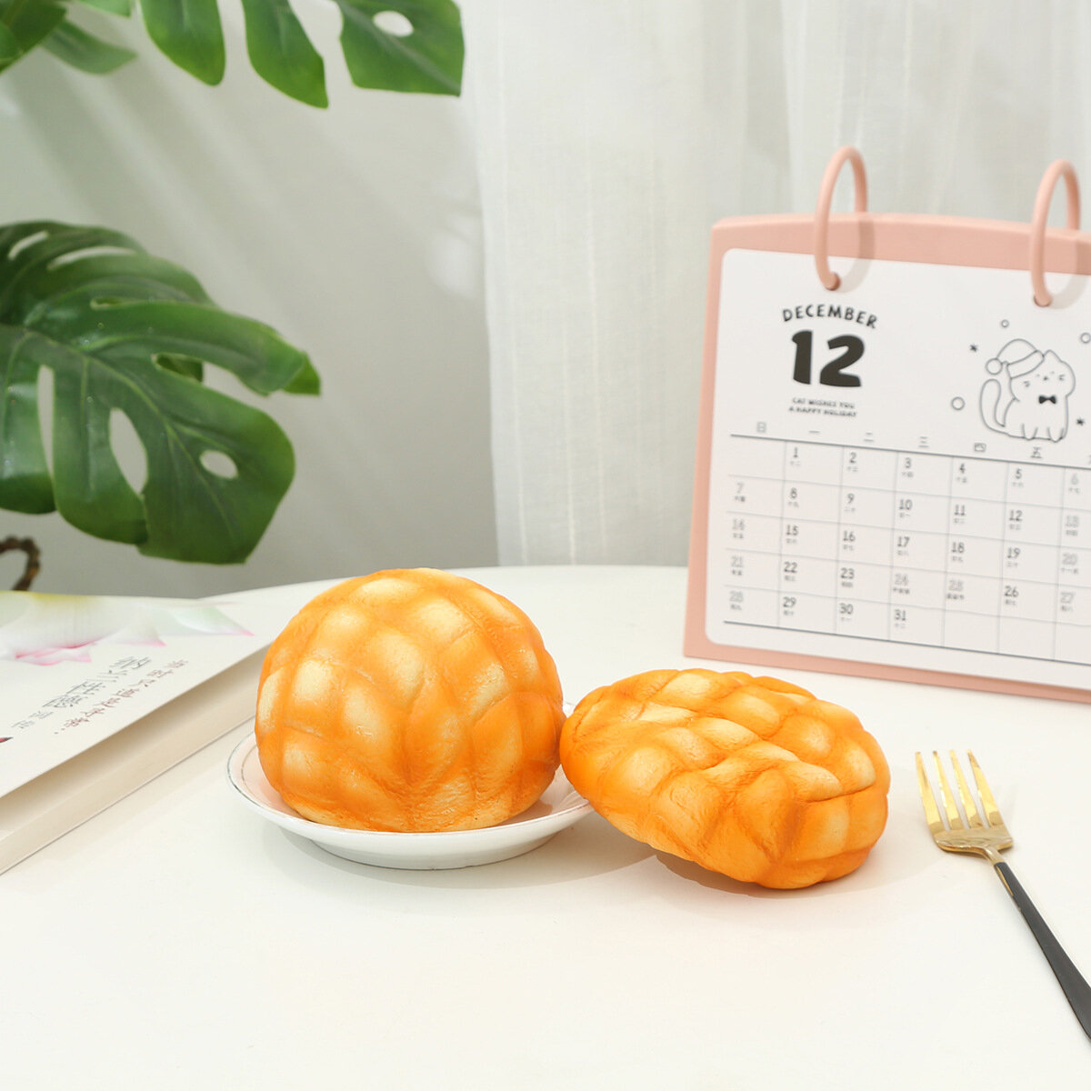 Супермягкая игрушка-антистресс из полиуретана с эффектом медленного восстановления формы в виде ананасового булочка для