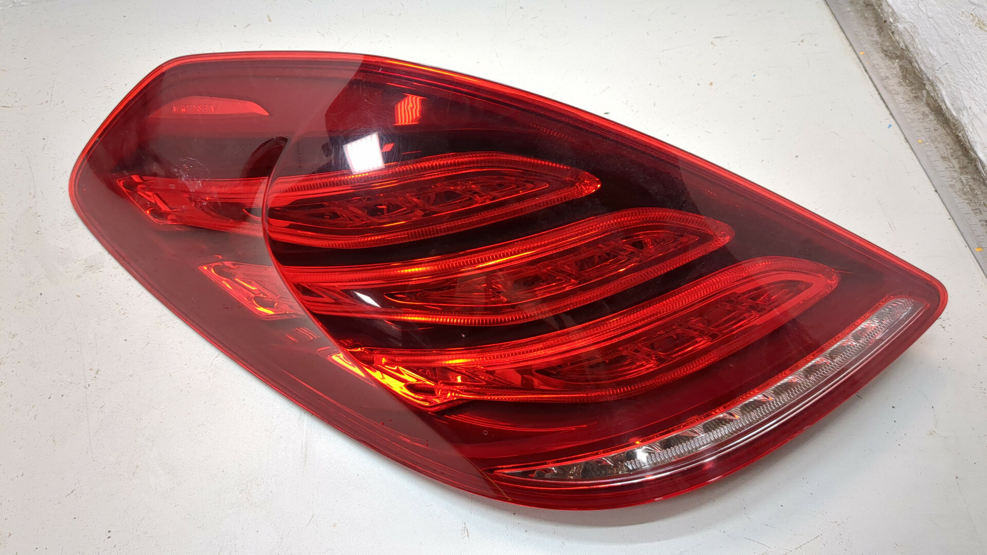 Фонарь (задний) левый Mercedes S W222 Б/У