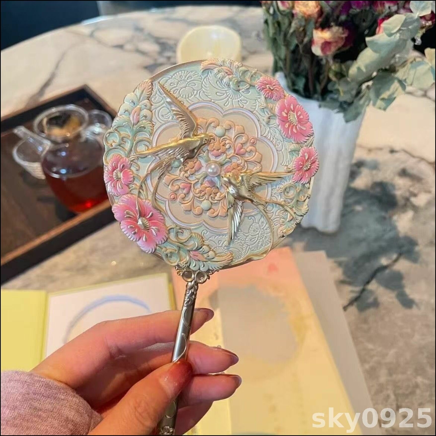 Зеркало для макияжа Flower Knows