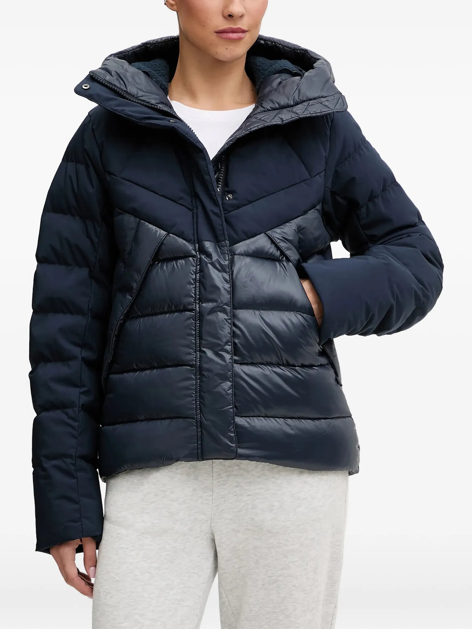Пуховик Helly Hansen