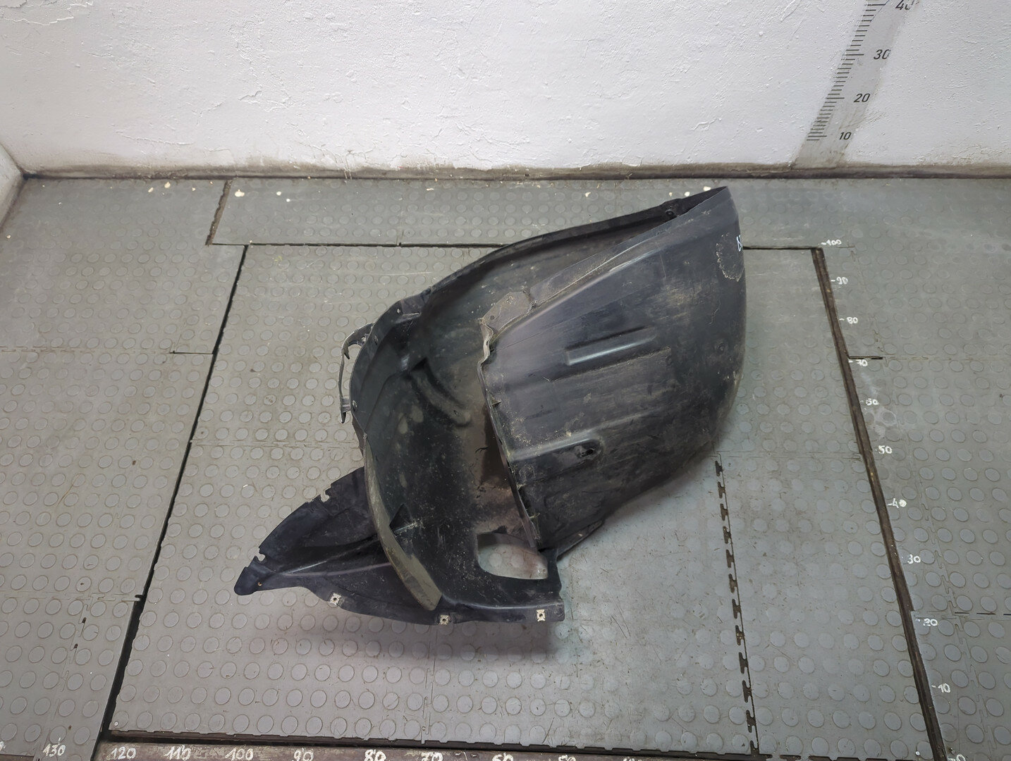 Защита арок (подкрылок) левая передняя Audi A3 (8V) e-tron Б/У