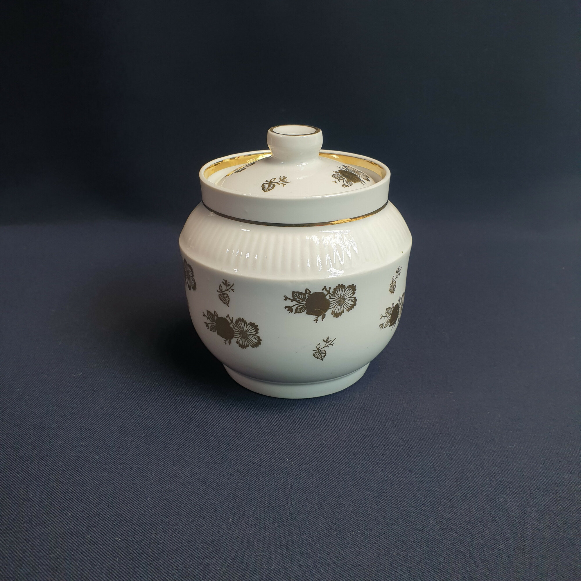 Сахарница Пролетарий, фарфор позолота 0.5 л, винтаж СССР