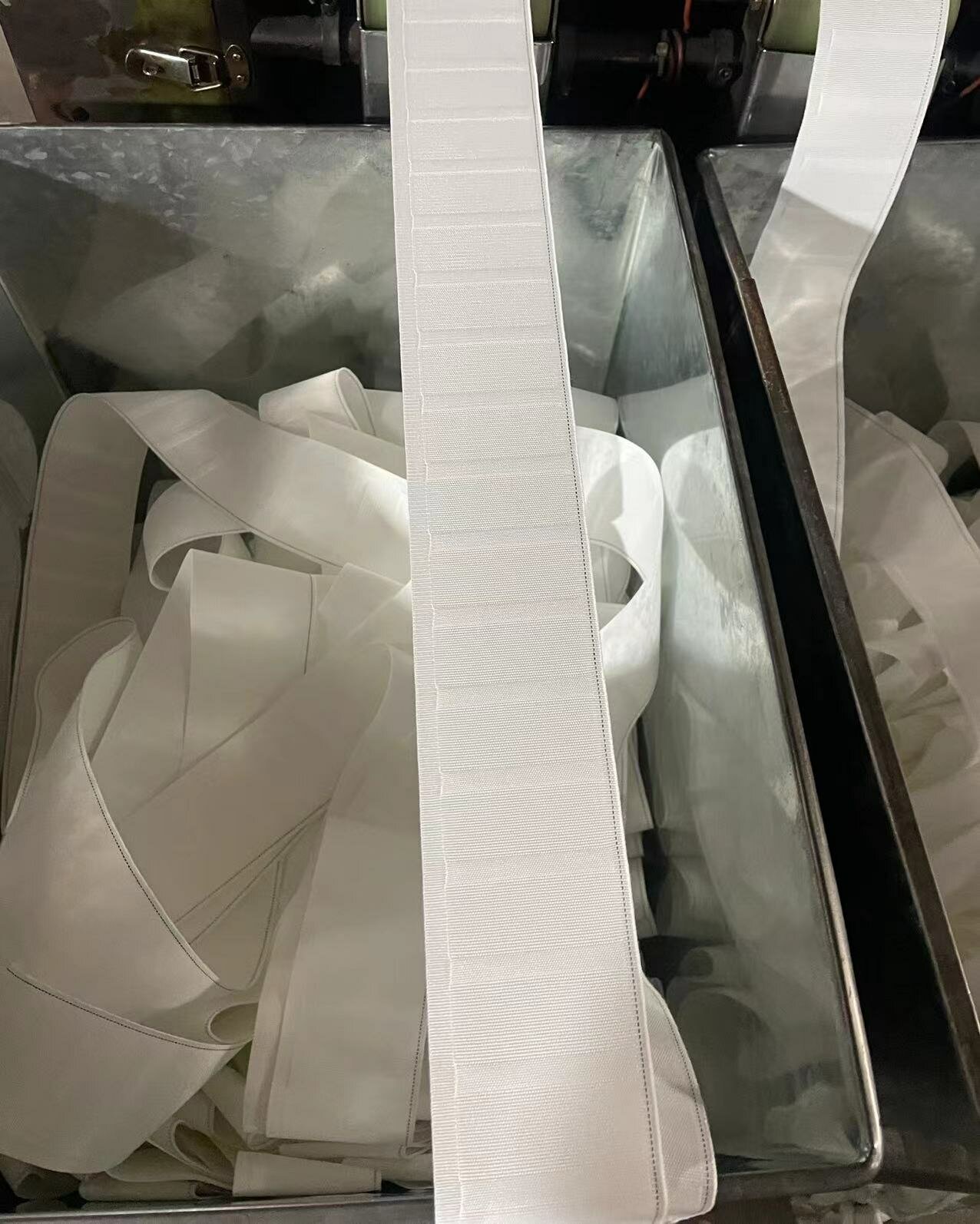 Лента с четырьмя крючками, одинарный крючок, высокая экономичность, хлопковая полиэстеровая лента, оптовая лента для рабочей одежды, лента для штор, домашний текстиль