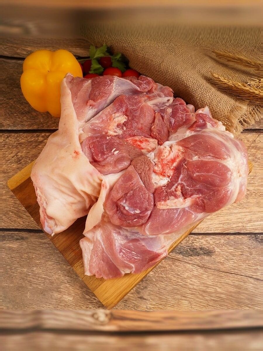 Рулька из свинины на кости, 1.5 кг, Ферма Евгения Рошаля, охлажденная