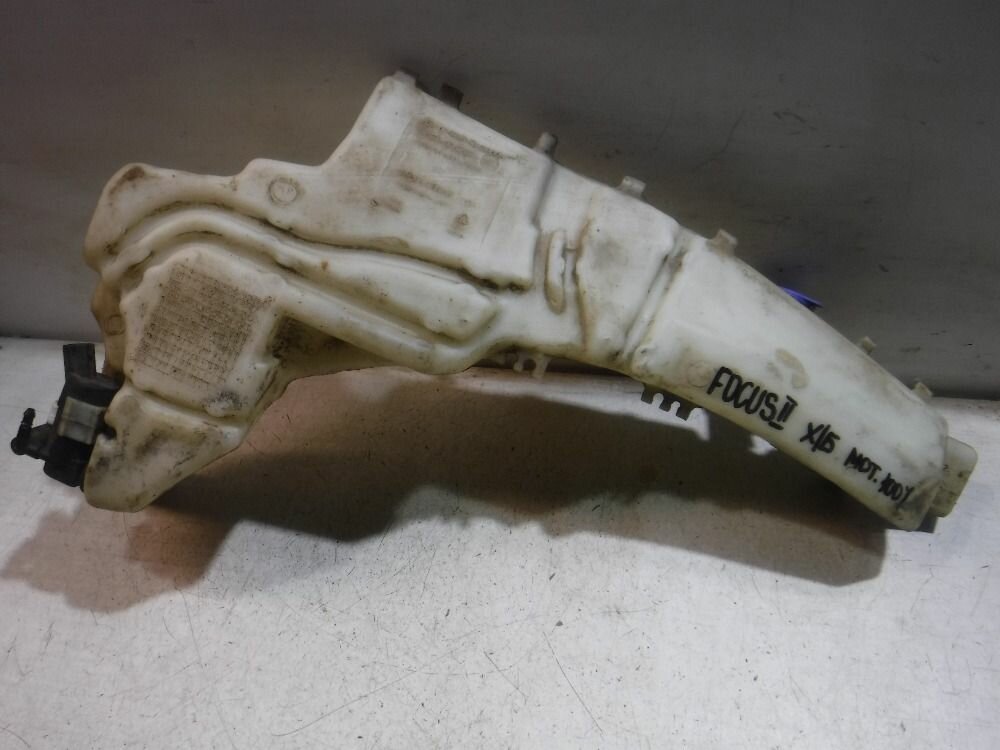 Бачок омывателя лобового стекла Ford Focus II