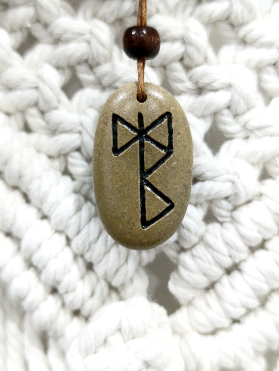 Амулет "Зачатие и Беременность. Рождение и материнство". Гравировка по камню вручную.