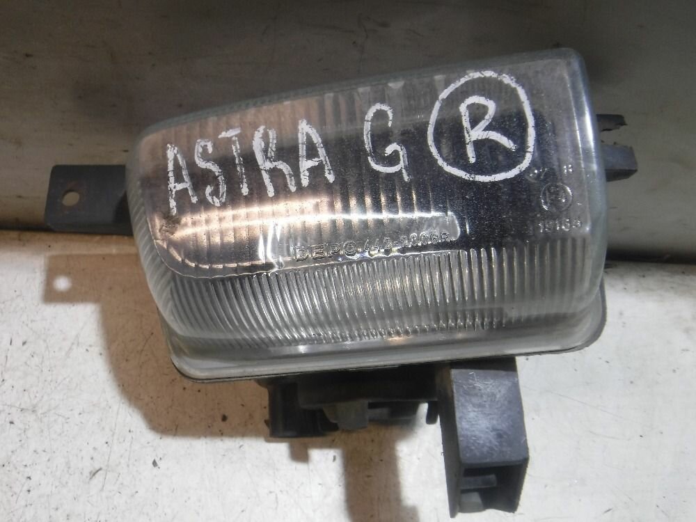 Противотуманная фара правая Opel Astra G