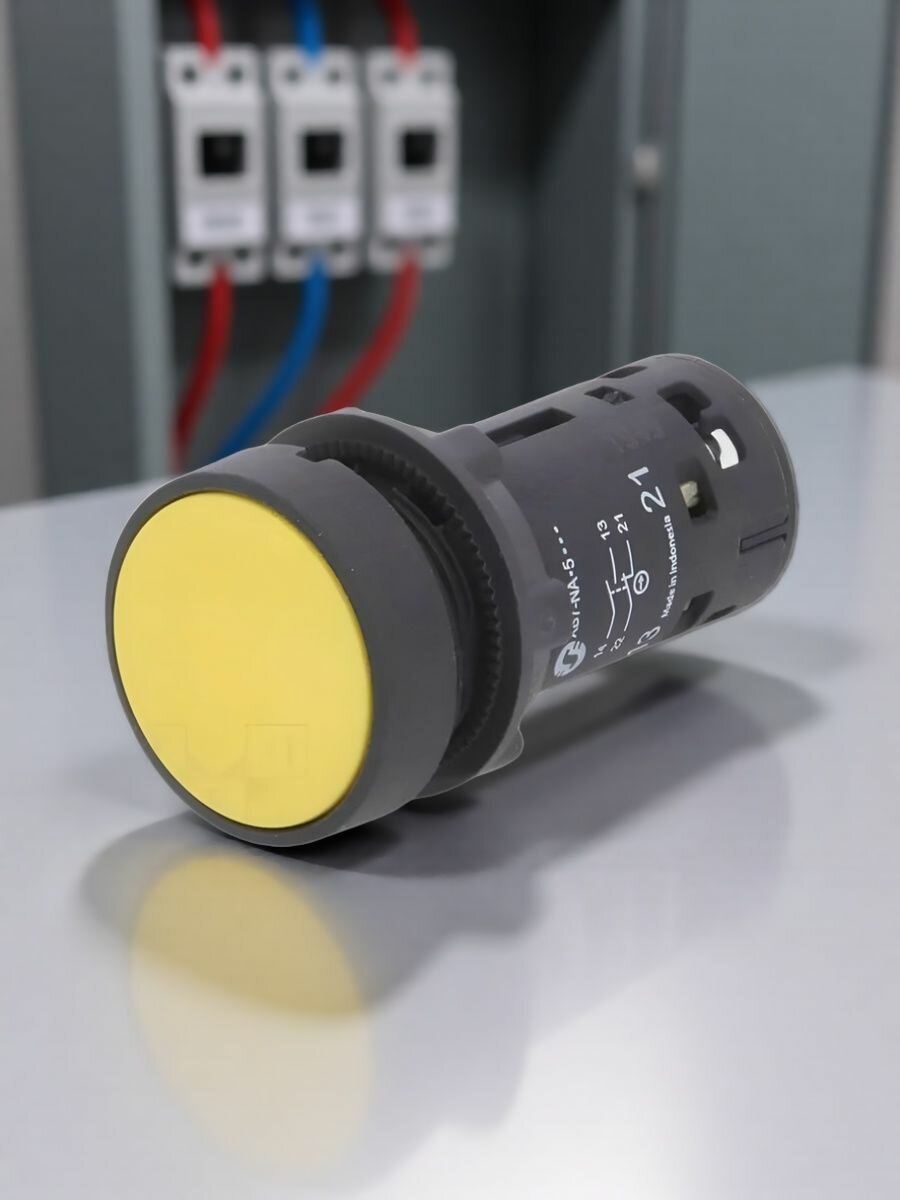 Schneider Electric XB7 Кнопка пост желтая с пружинным возвратом 1 НЗ+ 1НО