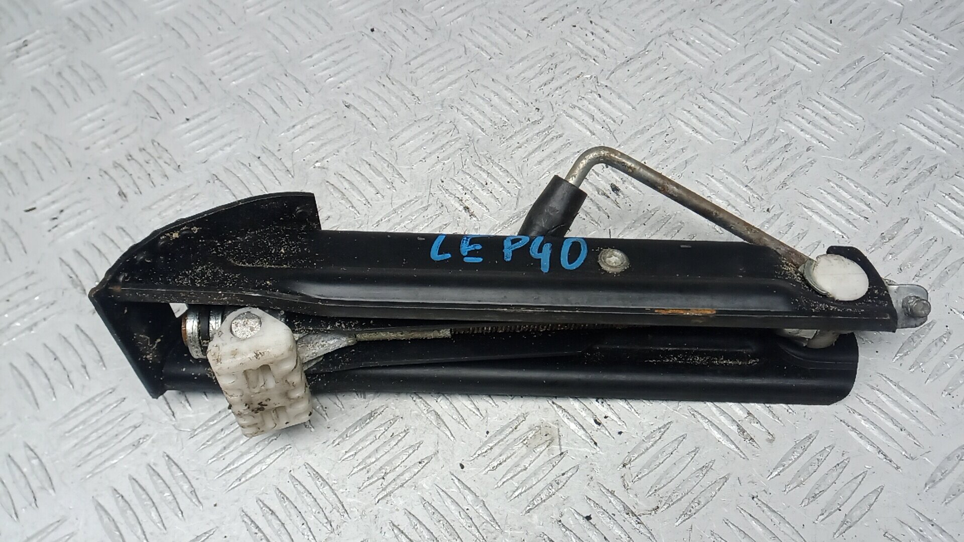 Домкрат MERCEDES BENZ E-CLASS W211