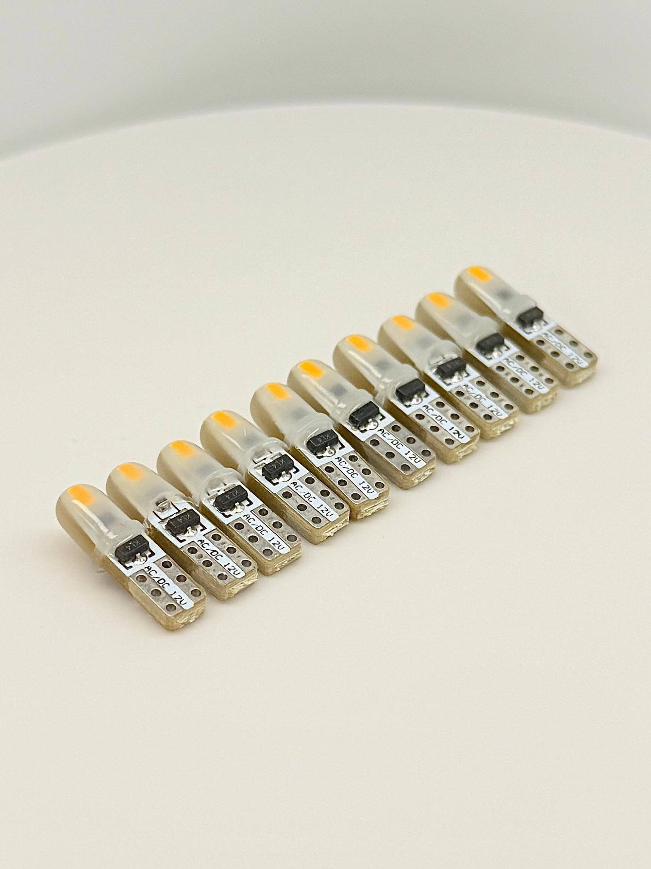Лампы LED T5 желтые для подсветки приборной панели и кнопок W1.2W 12V 40Lm 3014 2SMD, 10 шт.