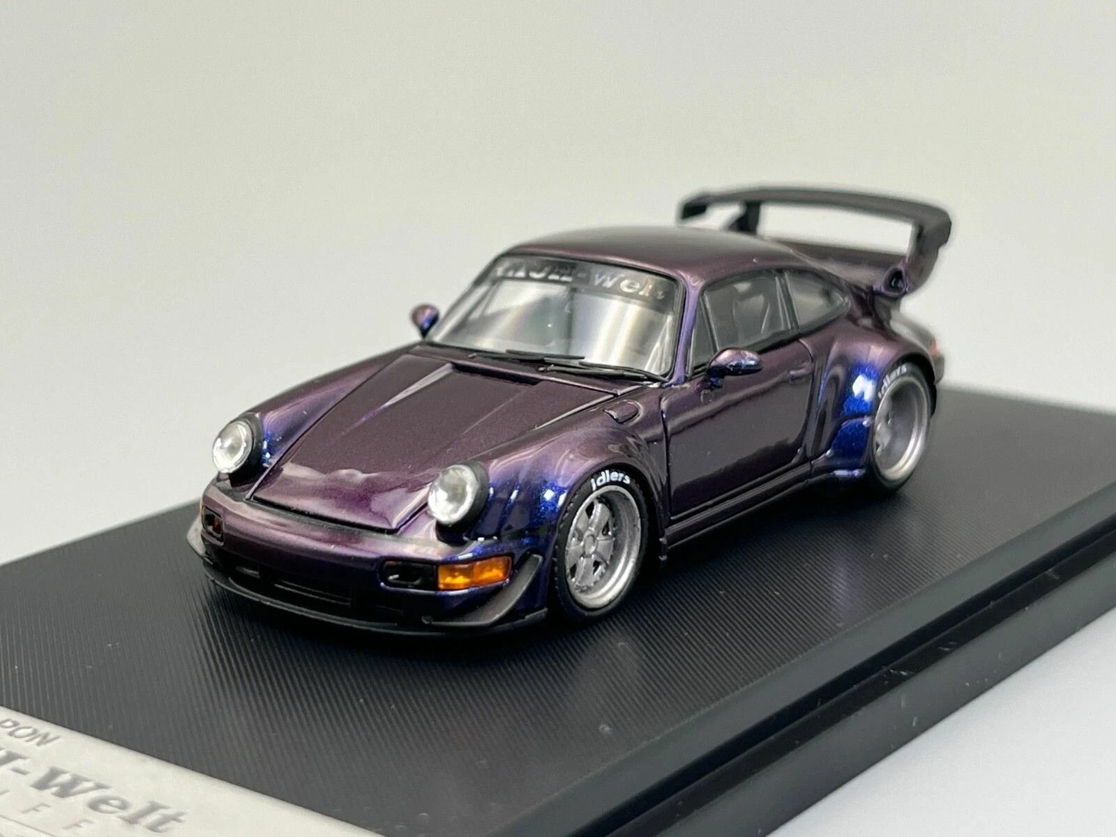 Коллекционная машинка SW 1:64 RWB Porsche 911 964 Chameleon purple