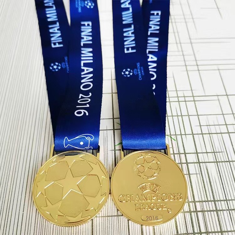 Медаль Лиги чемпионов УЕФА 2016, серебряное покрытие, диаметр 45 мм