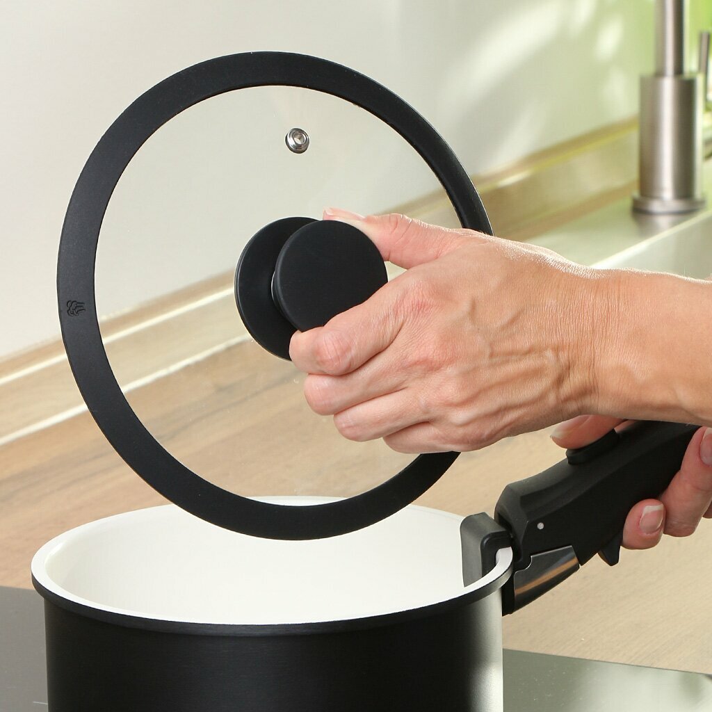 Крышка Daniks 20 см из жаропрочного стекла с черным силиконовым ободом и пароотводом для сковороды и кастрюли HA20B