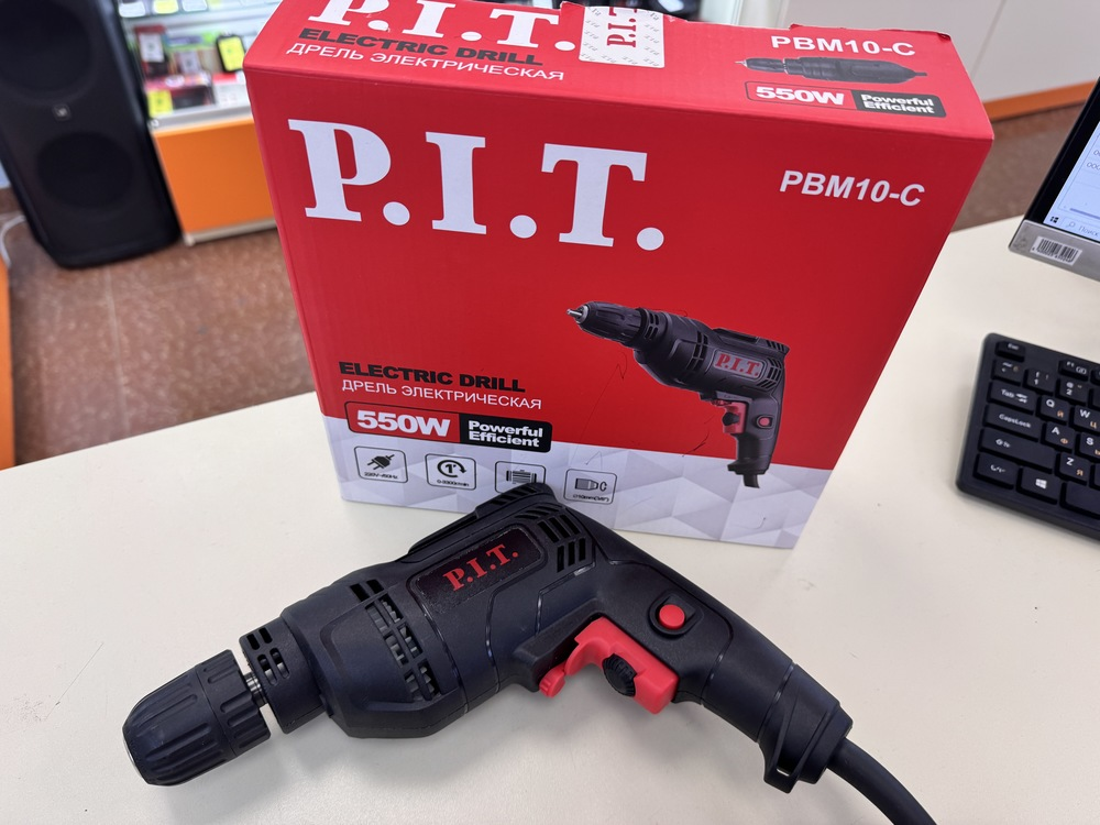 Дрель-шуруповерт P.I.T. PBM10-C1, 400 Вт, сетевой, без аккумулятора,б/у,уценка