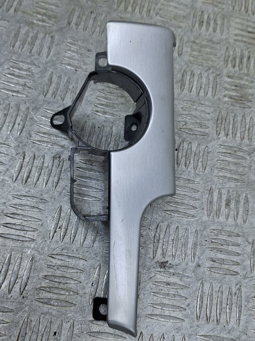 Декоративная накладка торпедо Audi A4 B7 2006 8E1853189