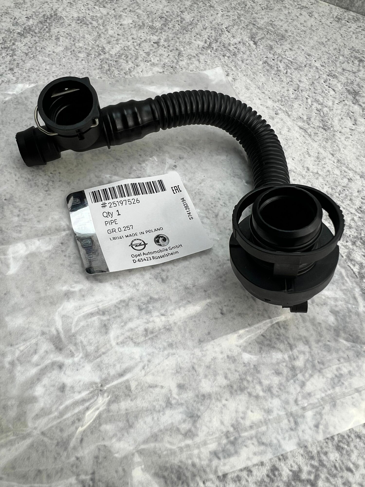 Трубка вентиляции картерных газов . Для Chevrolet Cruze Opel Astra J Corsa E 1.6 турбо.