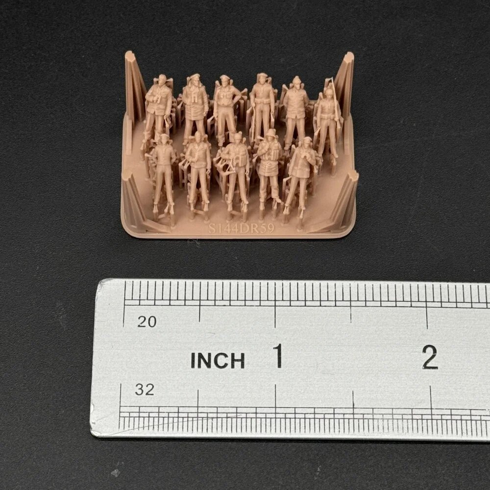 Миниатюры немецких моряков и офицера 1/144, 11 фигурок, резиновые модели