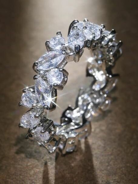 Кольцо, кристалл