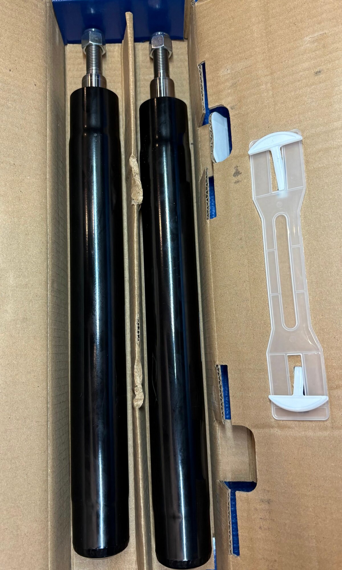 Амортизатор Передний AUDI 80 b3 ауди 80 б3 AUDI 80 B4 ауди 80 б4 (комплект)