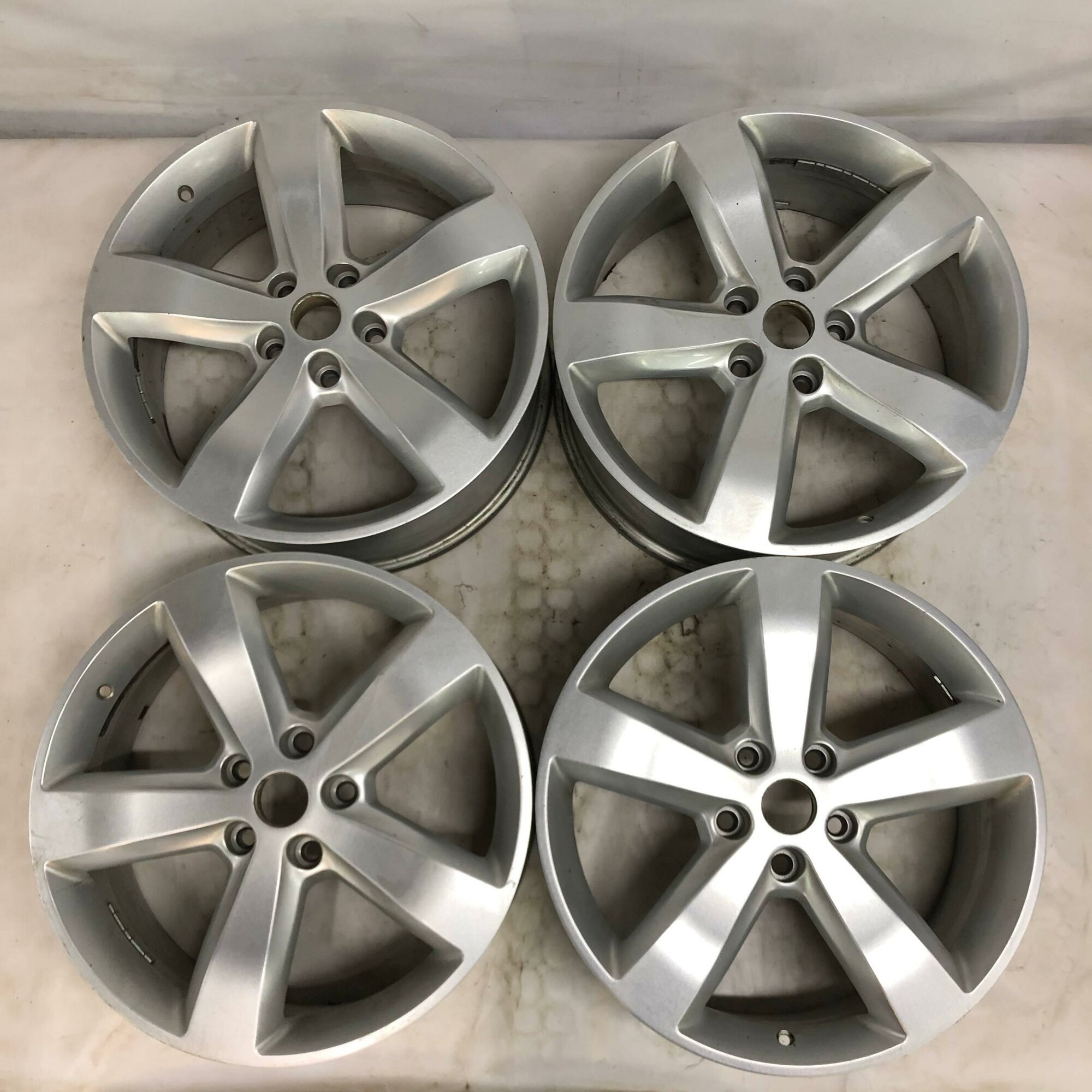 Колесные диски Replica 20x8 PCD 5x127 D71.6 ET56 (Реплика)