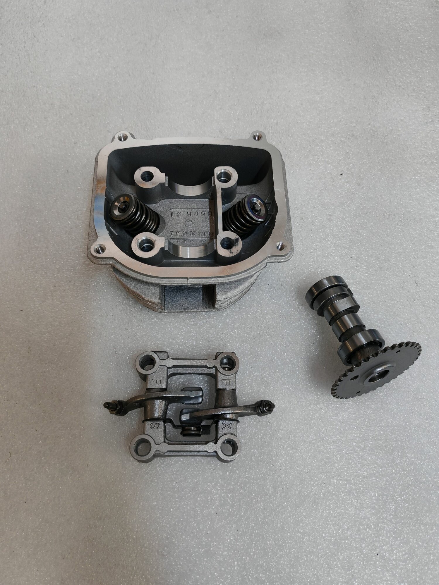 Головка цилиндра на китайский скутер 157QMJ 150 кубов (В сборе) 150сс