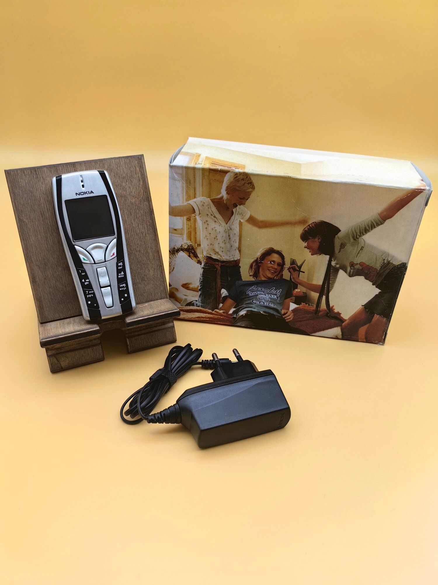 Мобильный раритетный кнопочный телефон Nokia 7250i, Светло-серый