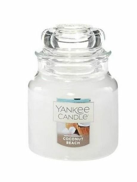 Свеча ароматизированная Yankee Candle "Coconut Beach", цвет: белый, высота 8,6 см 104г