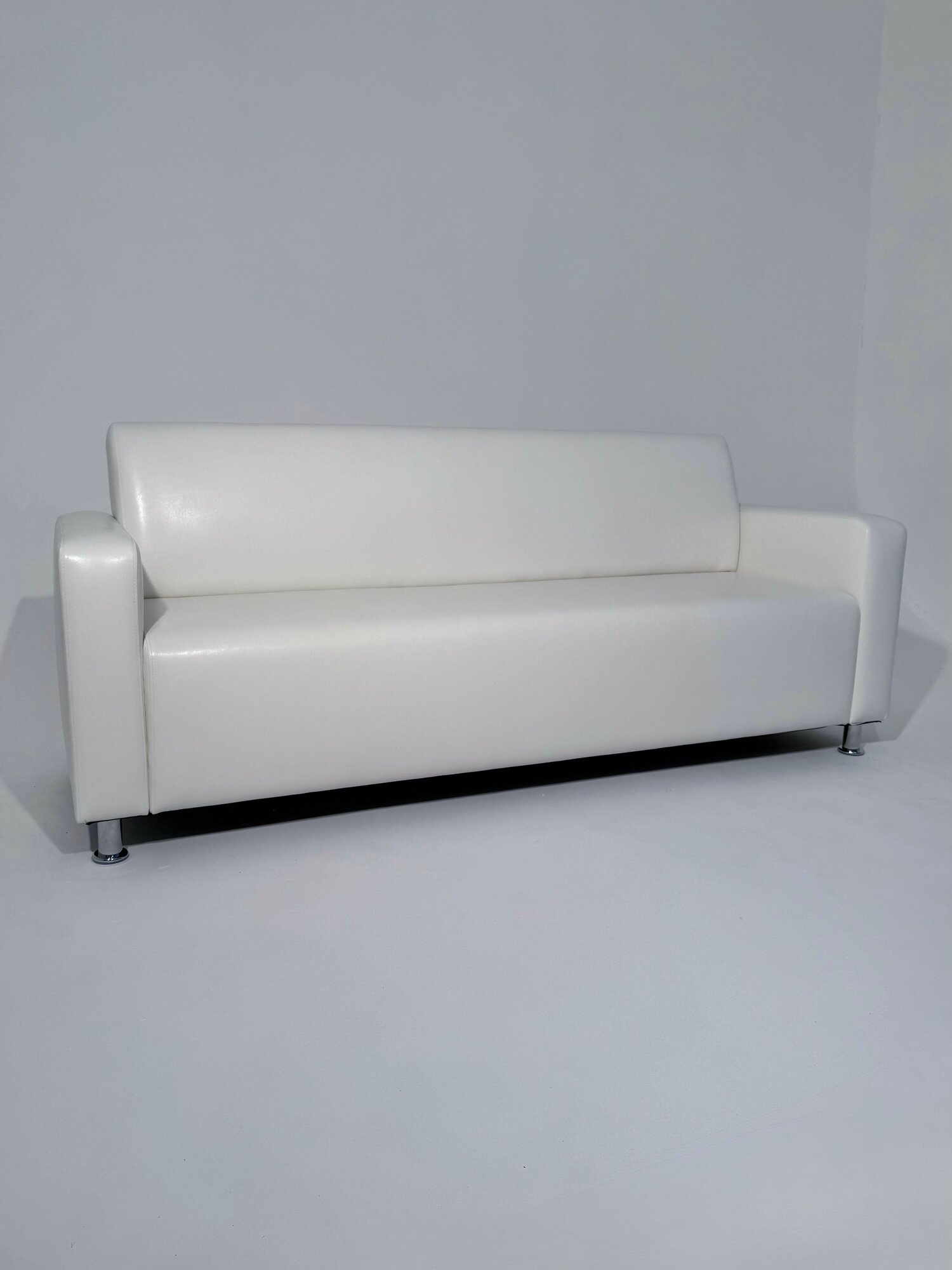 Диван офисный Платинум, механизм Нераскладной, 200х67х82 см, белый глянцевый