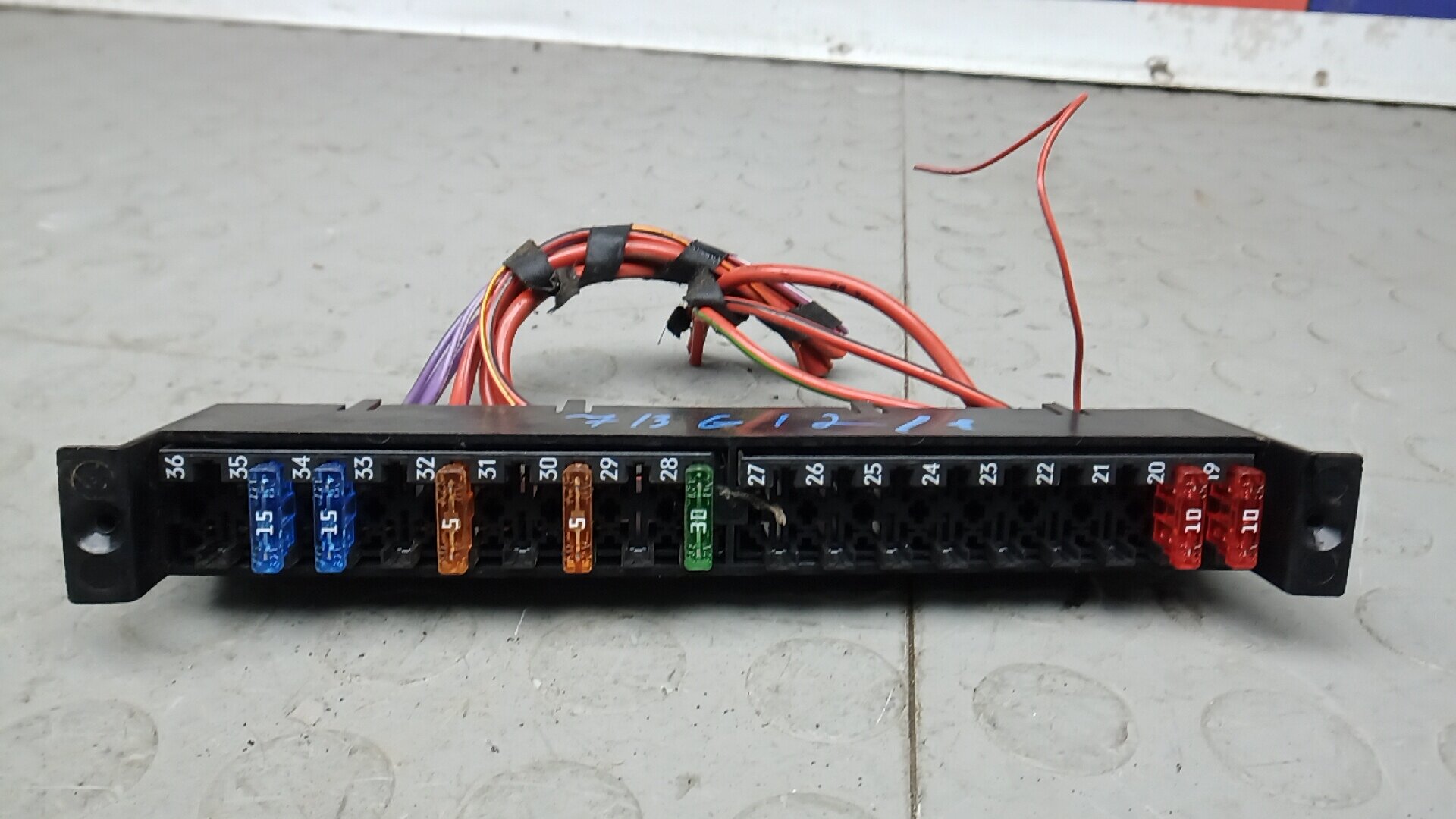 Блок предохранителей VOLKSWAGEN CRAFTER 1