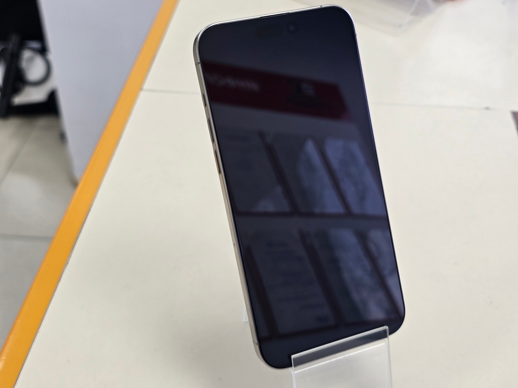 Смартфон Apple iPhone 15 Pro Max 256 ГБ, Dual: nano SIM + eSIM, натуральный титан (Natural Titanium)