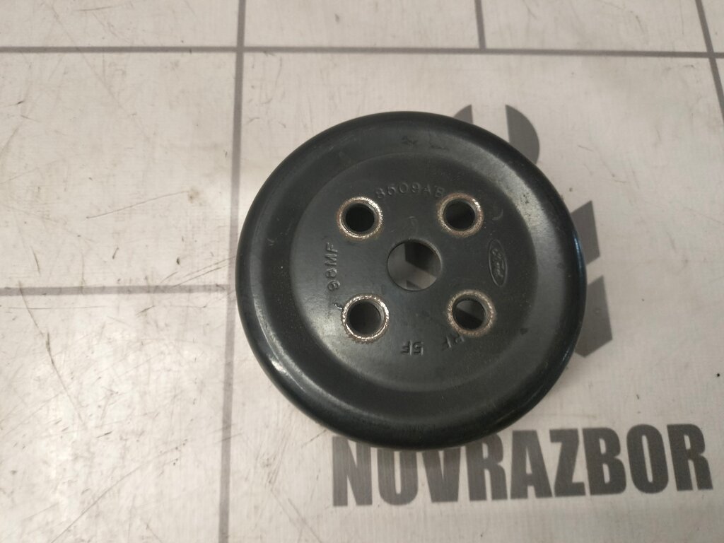 Шкив водяного насоса (помпы) Ford Fiesta 2001-2007