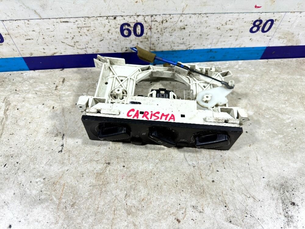 Блок управления отопителем Mitsubishi Carisma