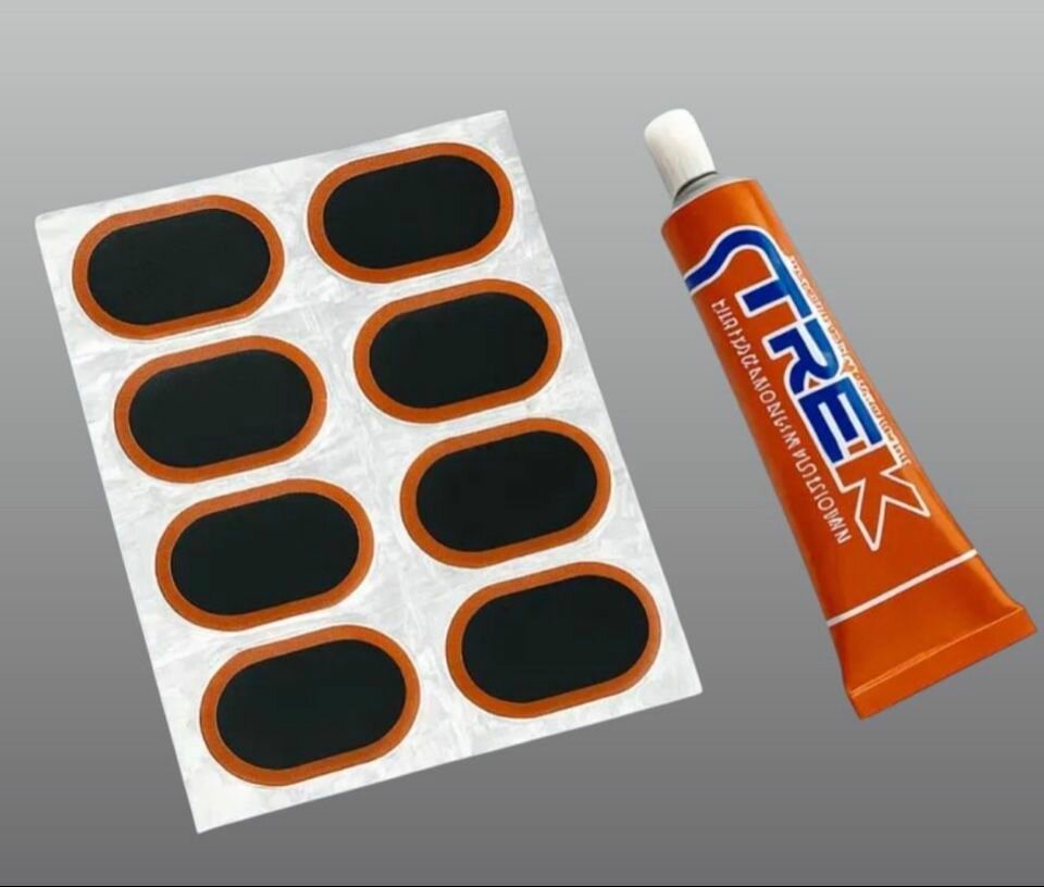 Набор для ремонта шин 12 заплаток 75х45мм + клей активатор RS0012