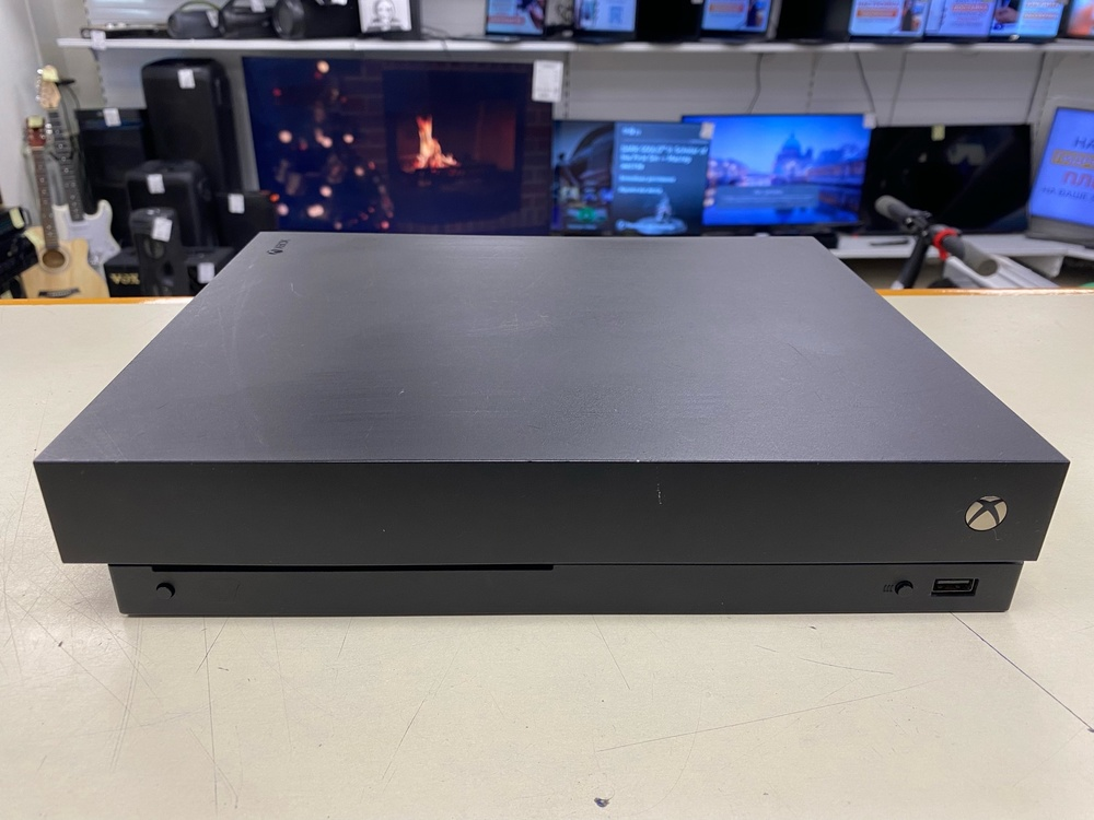 Игровая приставка Microsoft Xbox One X, 1Tb, Black, без коробки, б/у, уценка