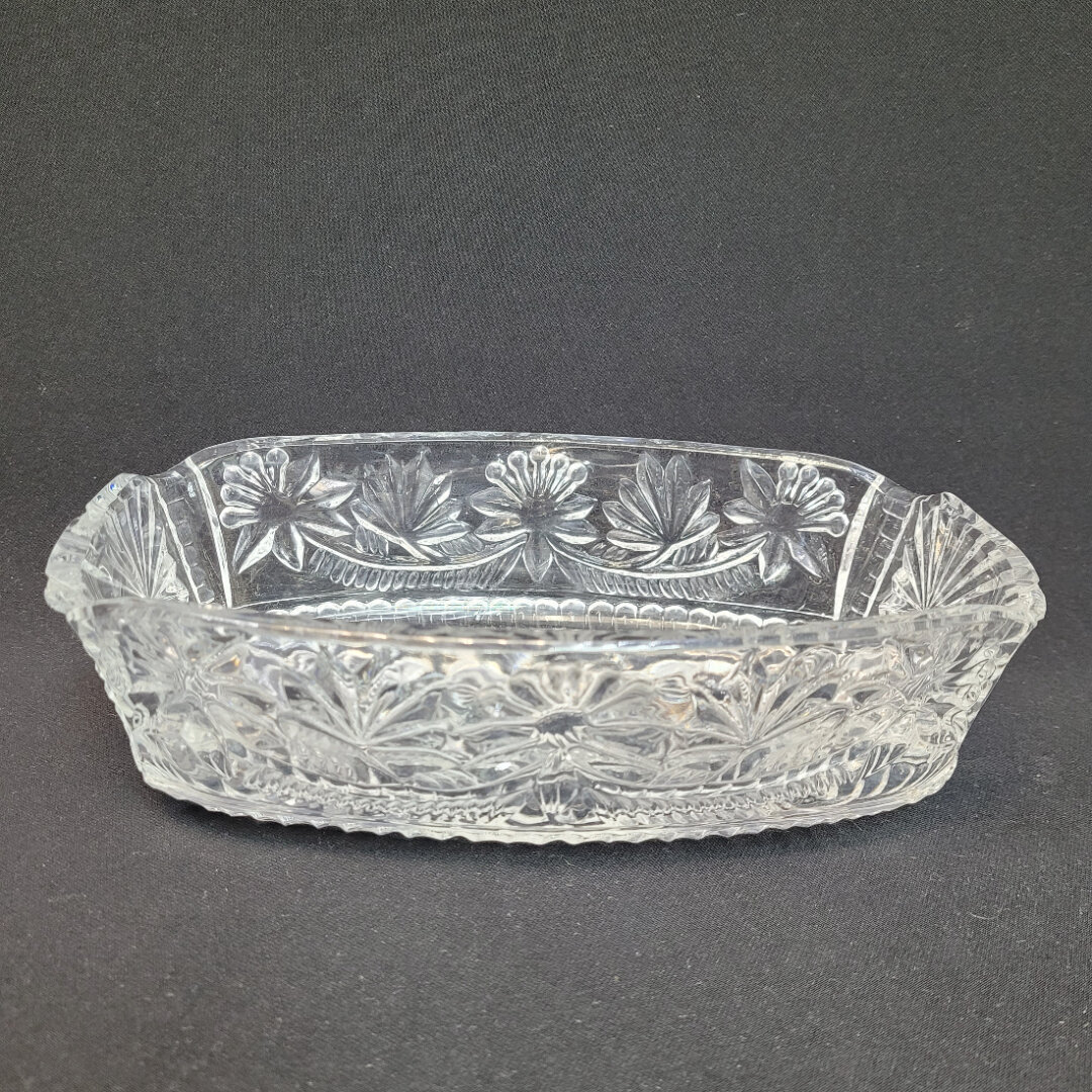Салатник, хрусталь 22х14 см, скол на фото. винтаж СССР