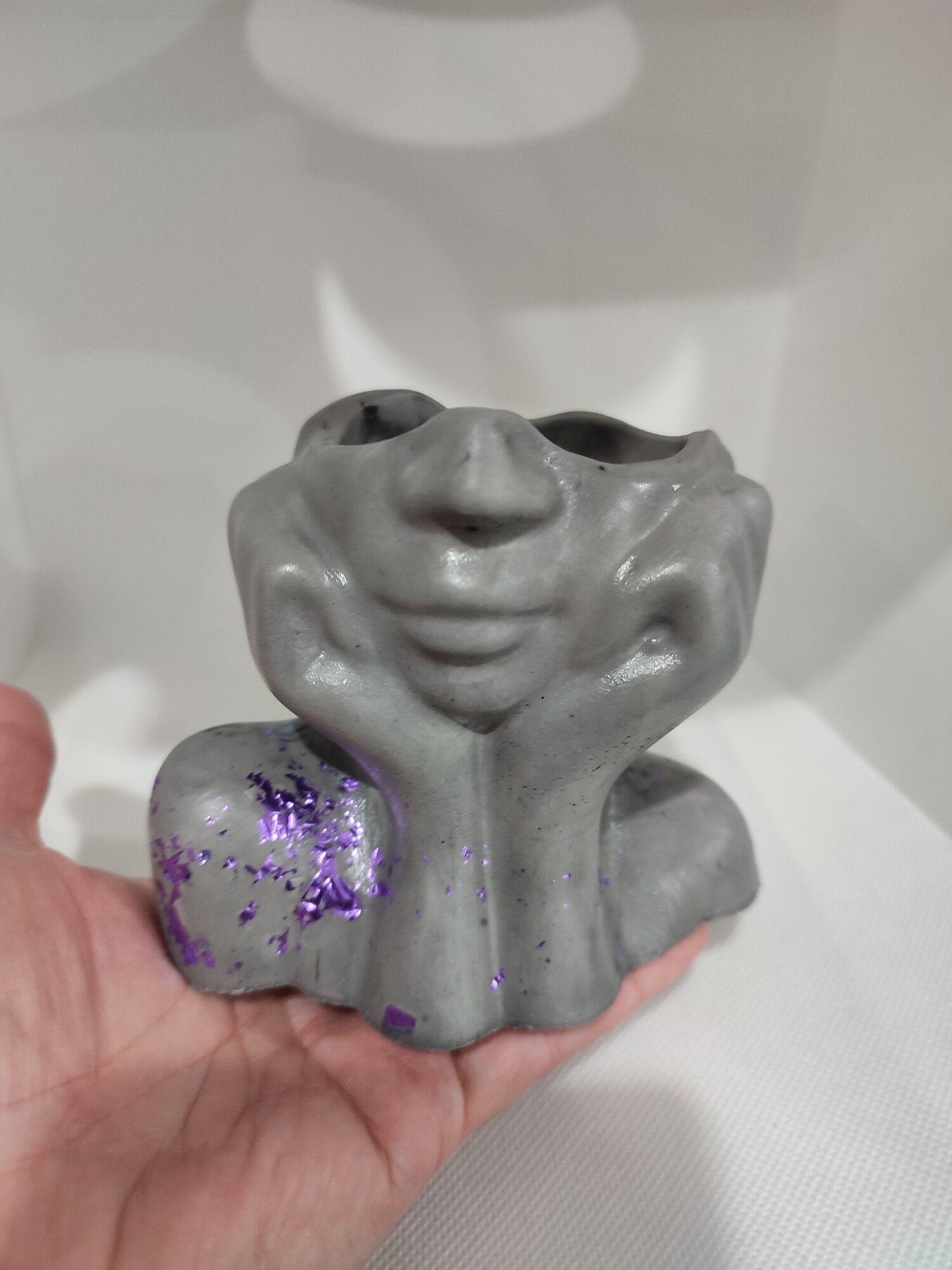 Декоративное кашпо для сухоцветов лицо девушки и руки Мечтательность, гипс ваза