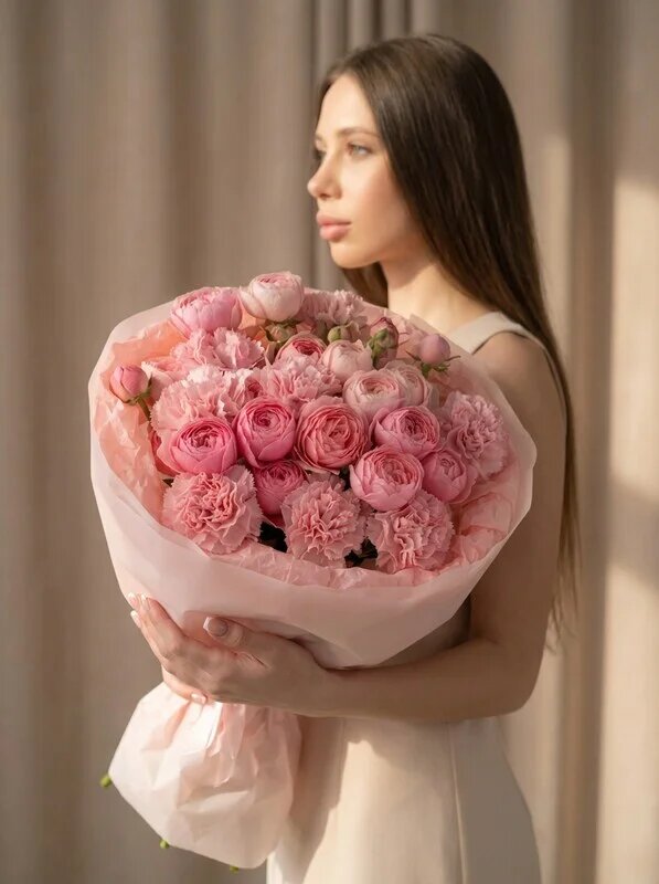 Букет «Лалли поп» — Букет цветов из диантусов и кустовой розы «Лалли поп»