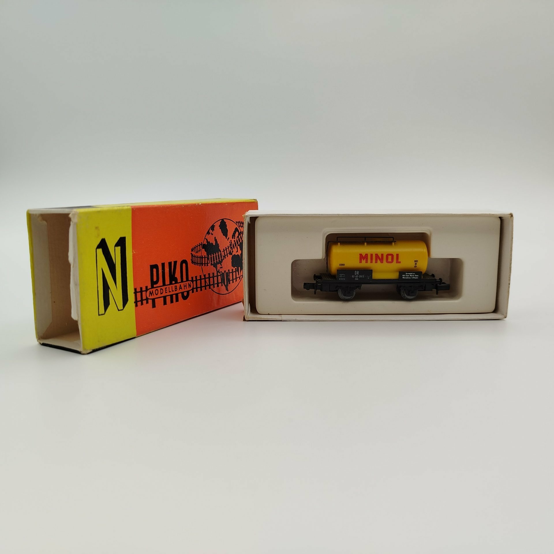 Модель железнодорожного вагона "Цистерна MINOL 5/4148-025", в оригинальной коробке