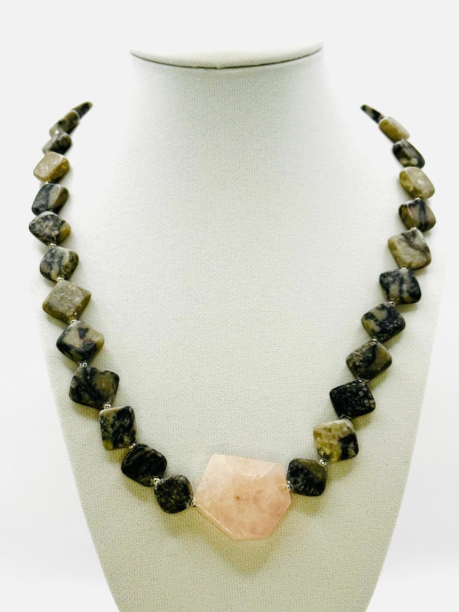 Колье, агат