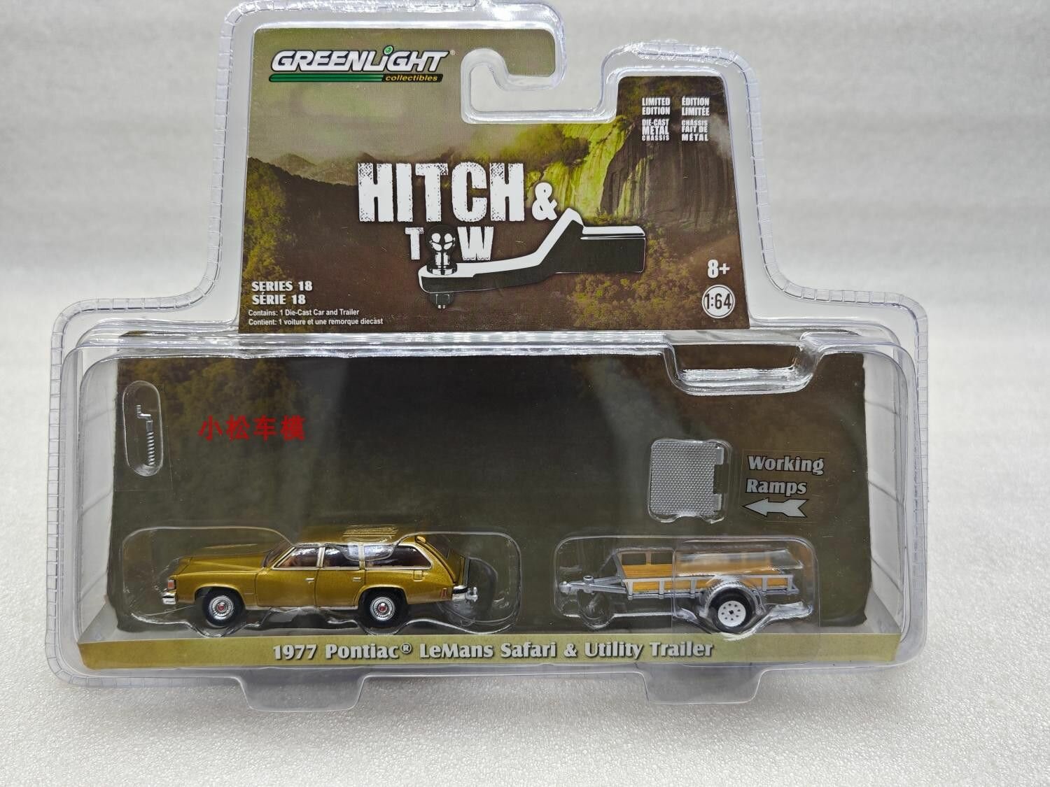 Машинка GreenLight 1/64 1977 Pontiac LeMans Safari Hicita 18 Touring trailer orange Die-cast Alloy Car Model Collection Toy Gift