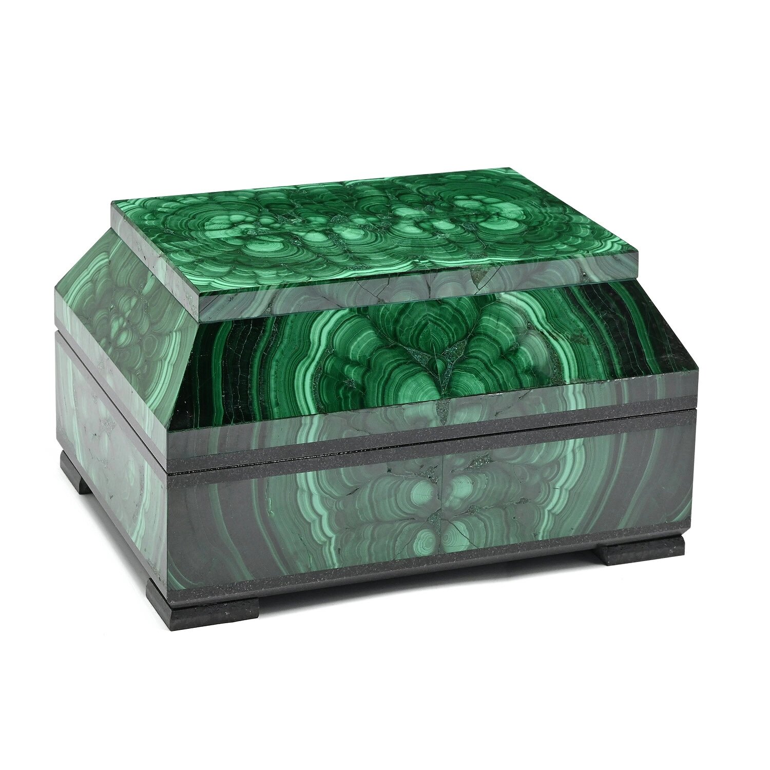 Ларец из камня малахит "Сундук" 142*92*75мм .