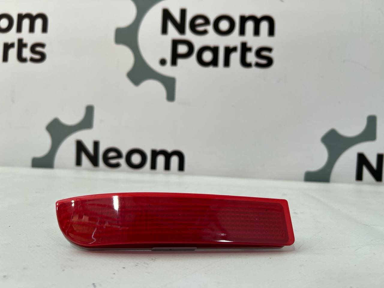 Отражатель заднего бампера левый Toyota Rav4 3 XA30 2009-2016, Neom.Parts