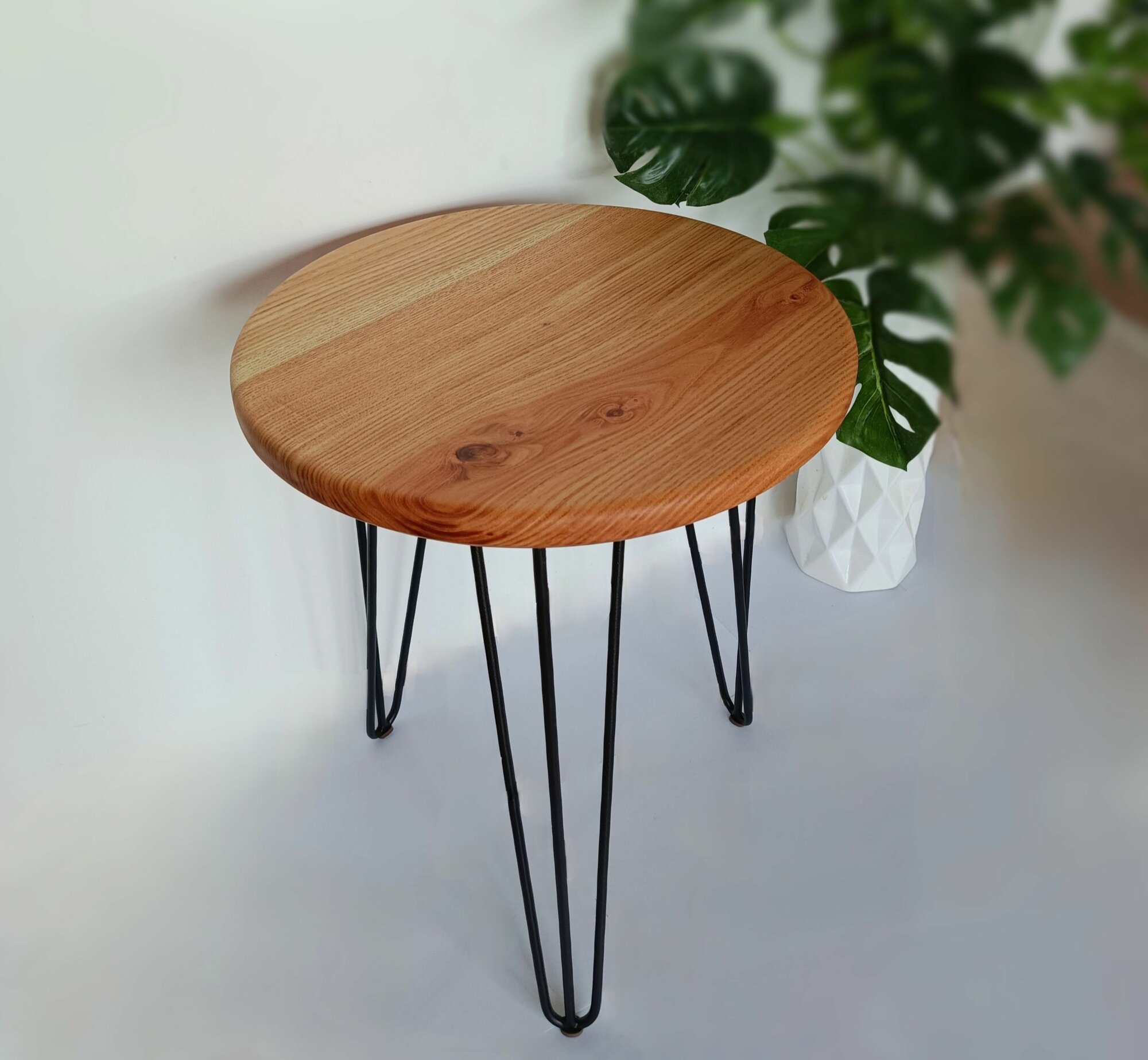 Стол из натурального массива, ручная работа