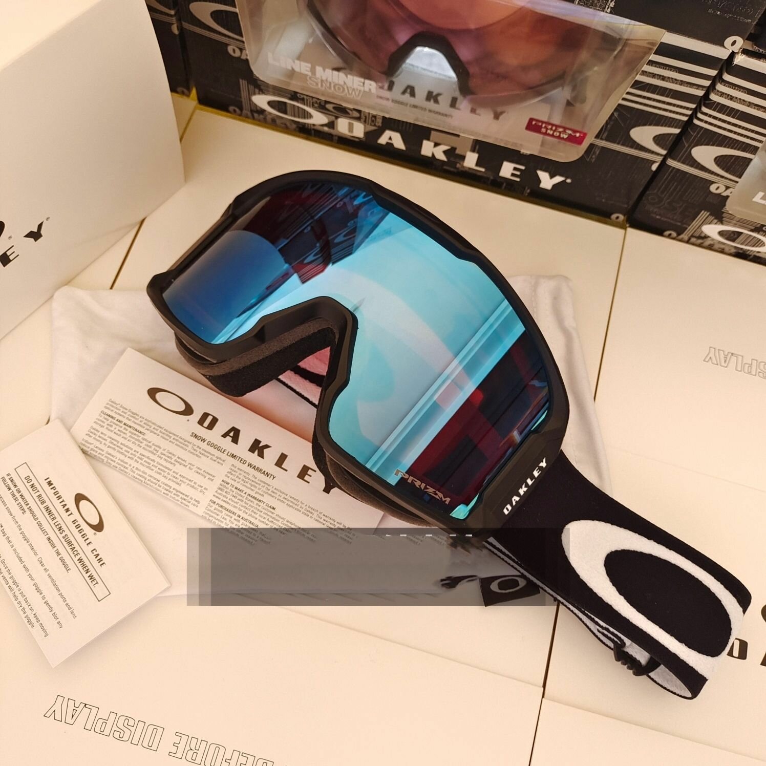 Маска горнолыжная OAKLEY LINE MINER, Оправа черная, линзы синего цвета