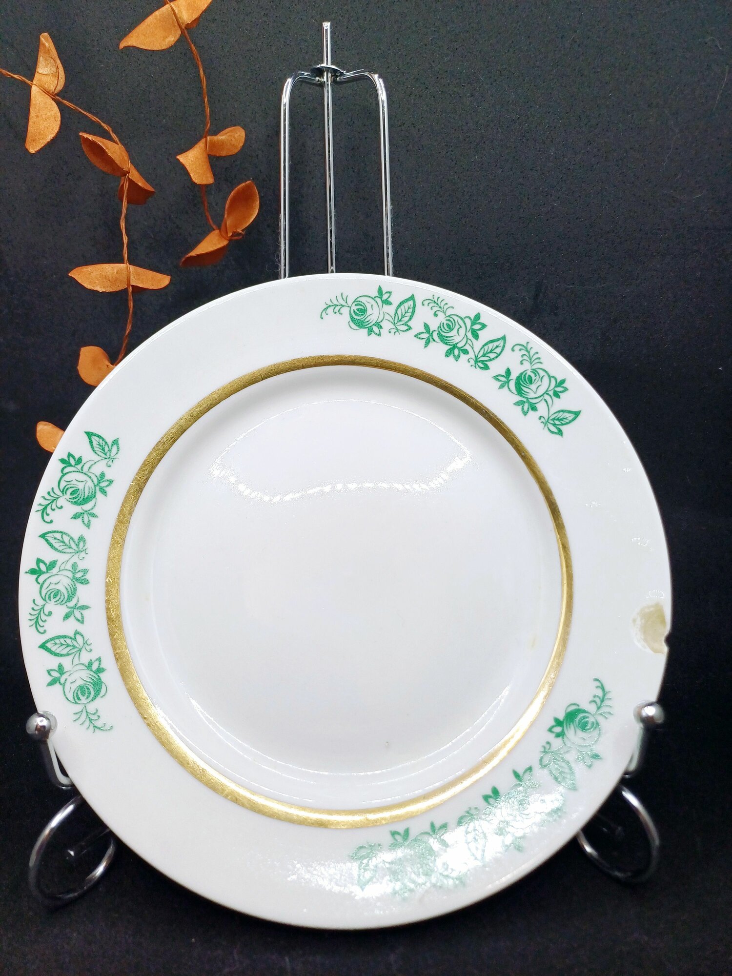 Тарелка плоская с цветочным рисунком винтажная, фарфор, деколь, Пролетарий ФЗ СССР