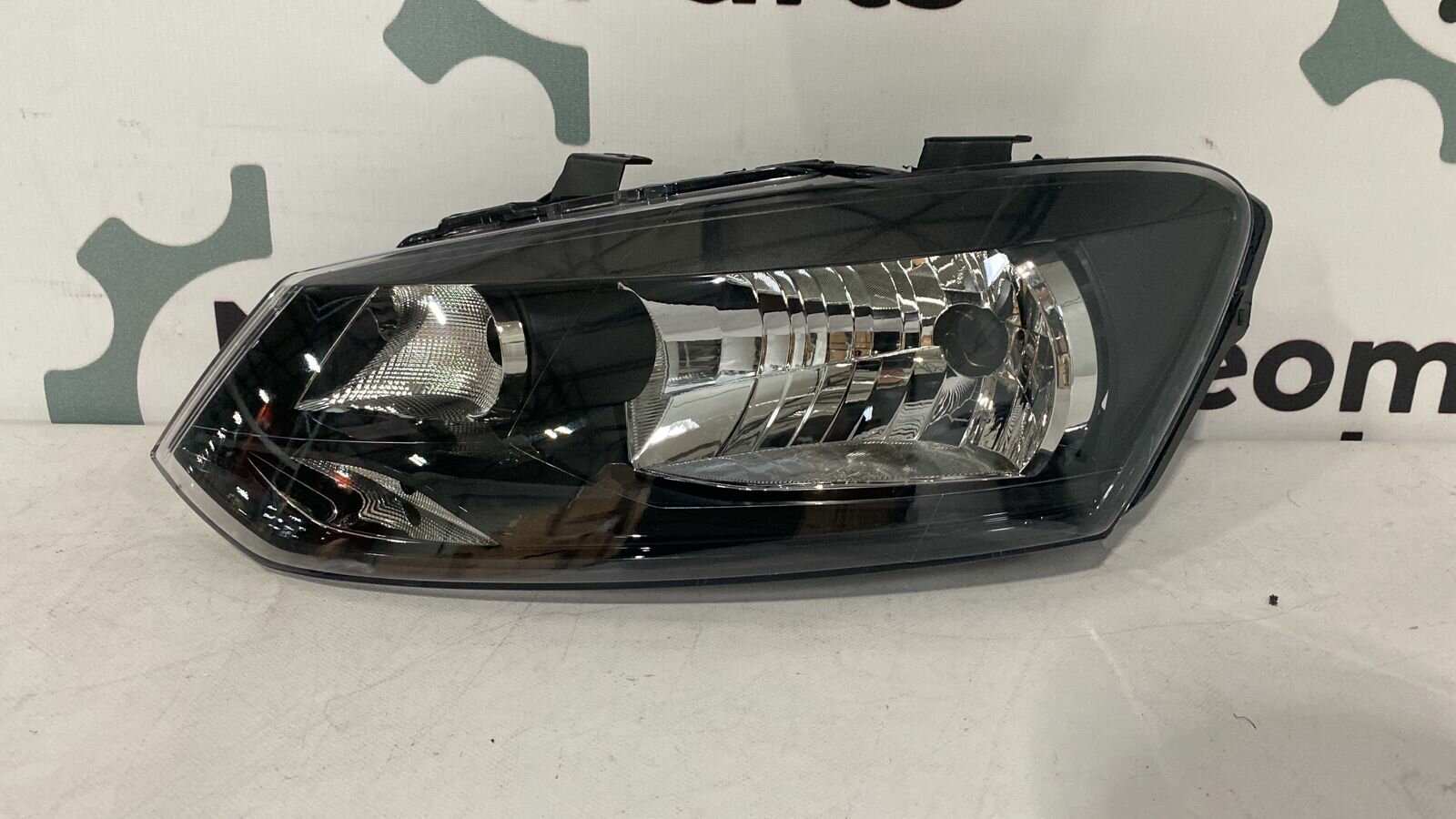 Фара левая для VW Polo 5 2010-2015, 6RU941015, Neom.Parts, левая