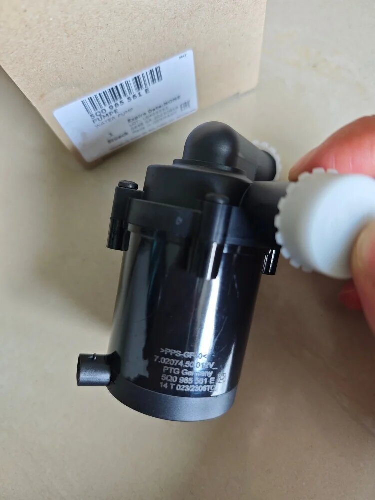 Оригинальный OEM насос охлаждающей жидкости 5Q0965561E, дополнительный водоблок, нагреватель для VW Audi Seat Skoda, новый