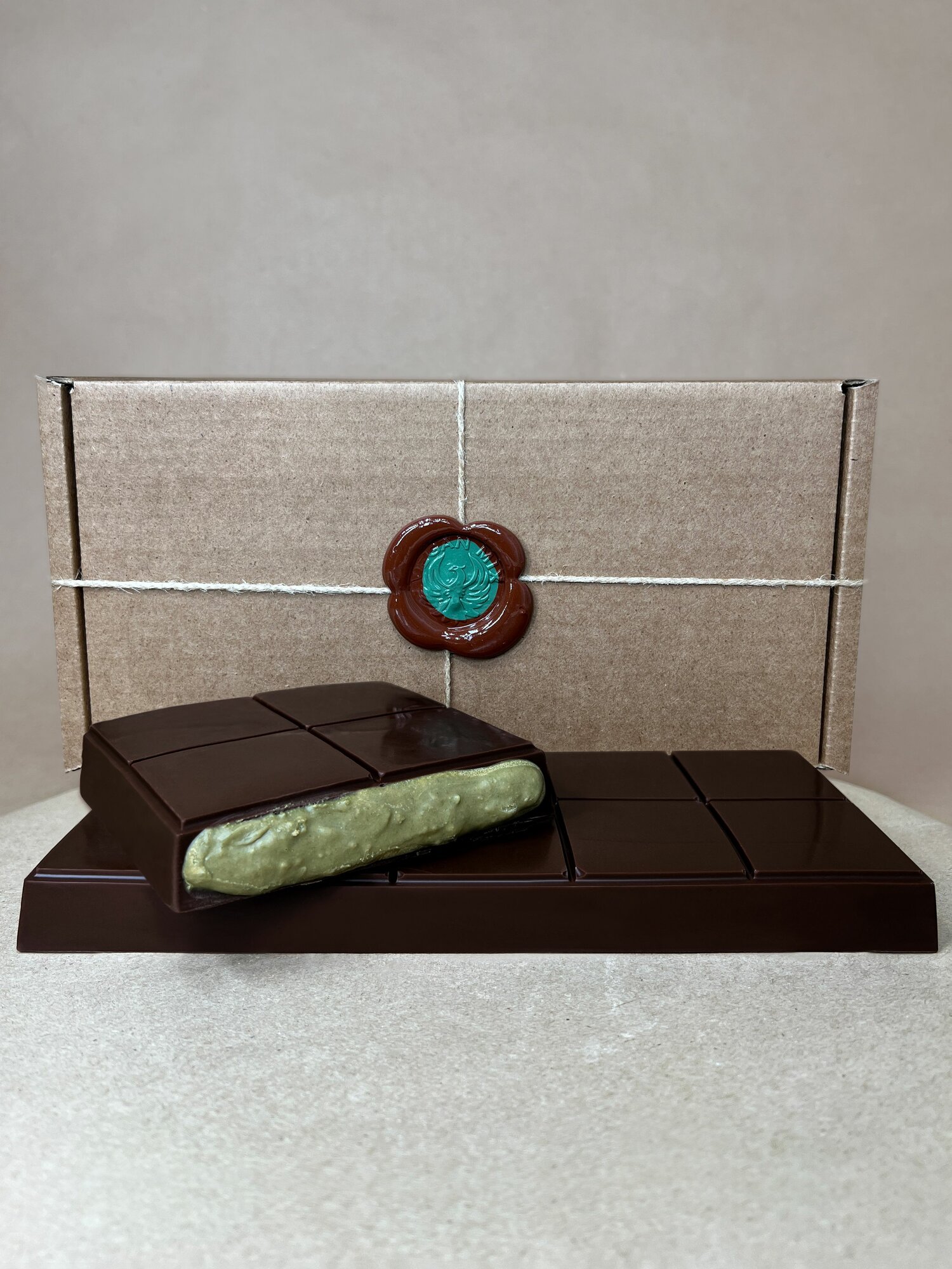 Веганский горький шоколад с ростками алтайской пшеницы Vegan Mix 200 гр