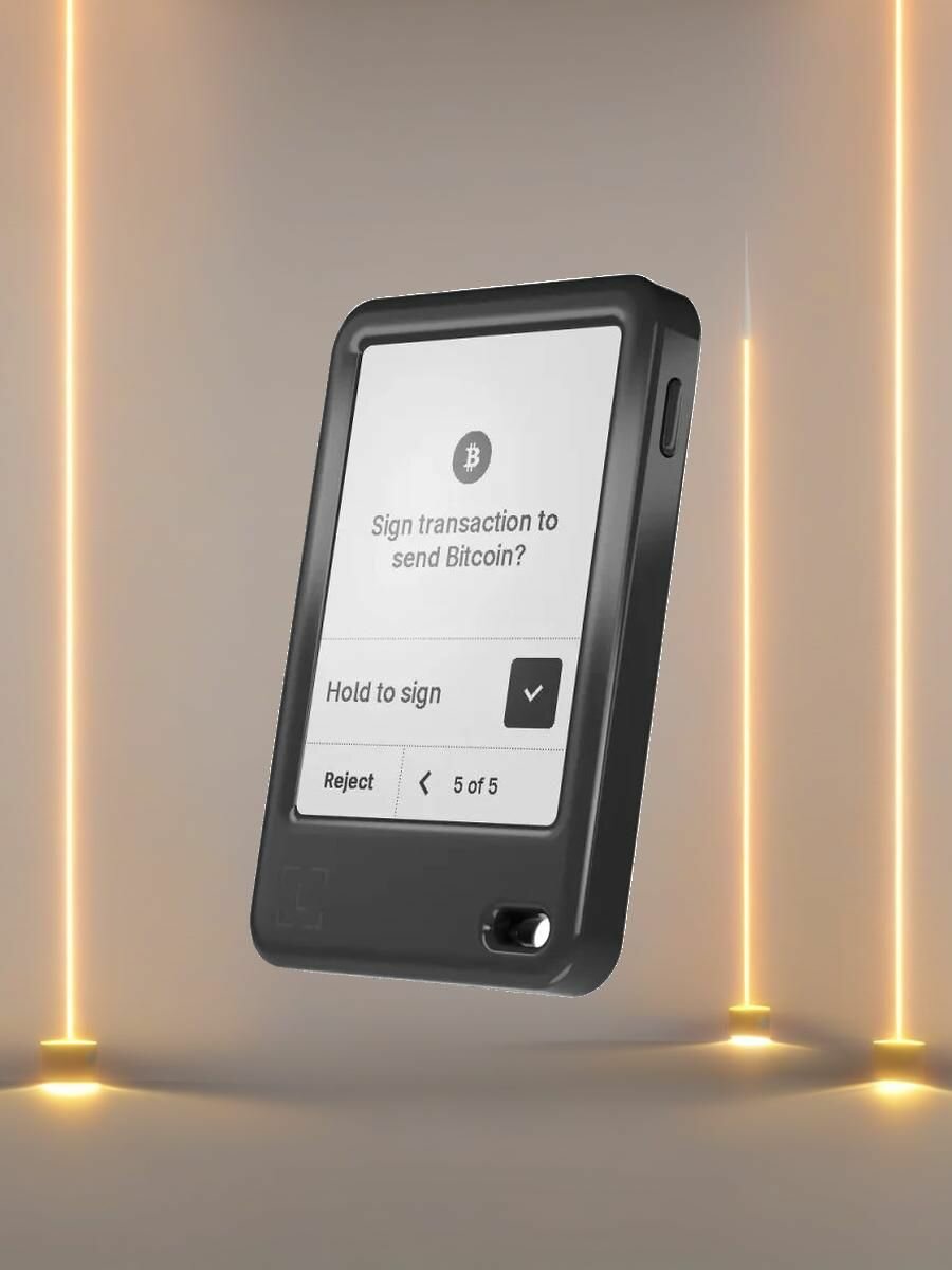 Аппаратный криптокошелек Ledger Nano Gen5 на русском языке - холодный кошелек для криптовалют от официального реселлера BIP39